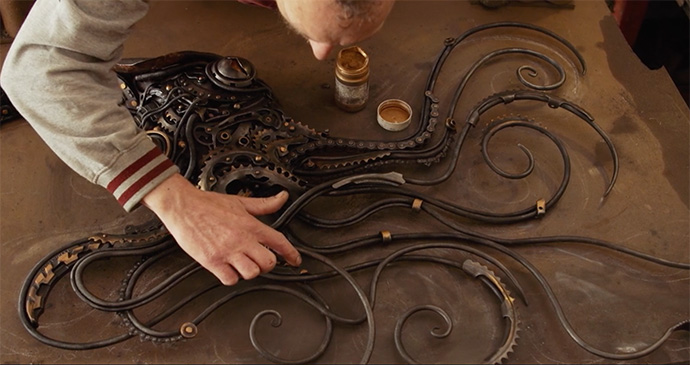 WATCH: Creating Metal Art | Visi