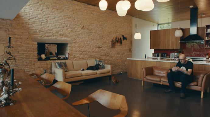 WATCH: Inside Artist Jake Chapman’s Countryside Home | Visi